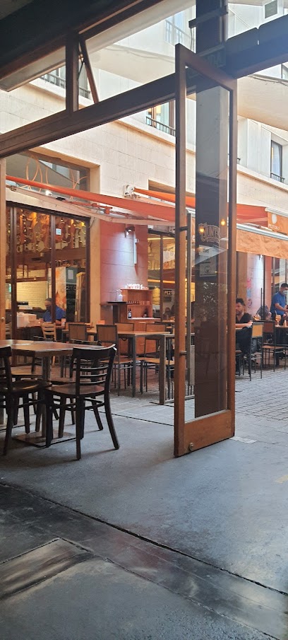 Bar La Junta - Santiago - Bares en Chile